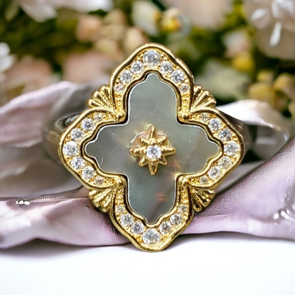 Jewelry | Vintage French Clover Gold Genuine Abalone Ring | Poshmark